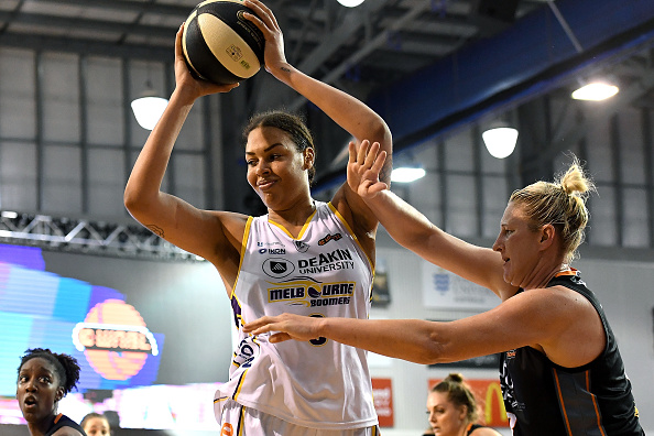 6-foot-8 Liz Cambage back in WNBA, play for Dallas Wings | whas11.com